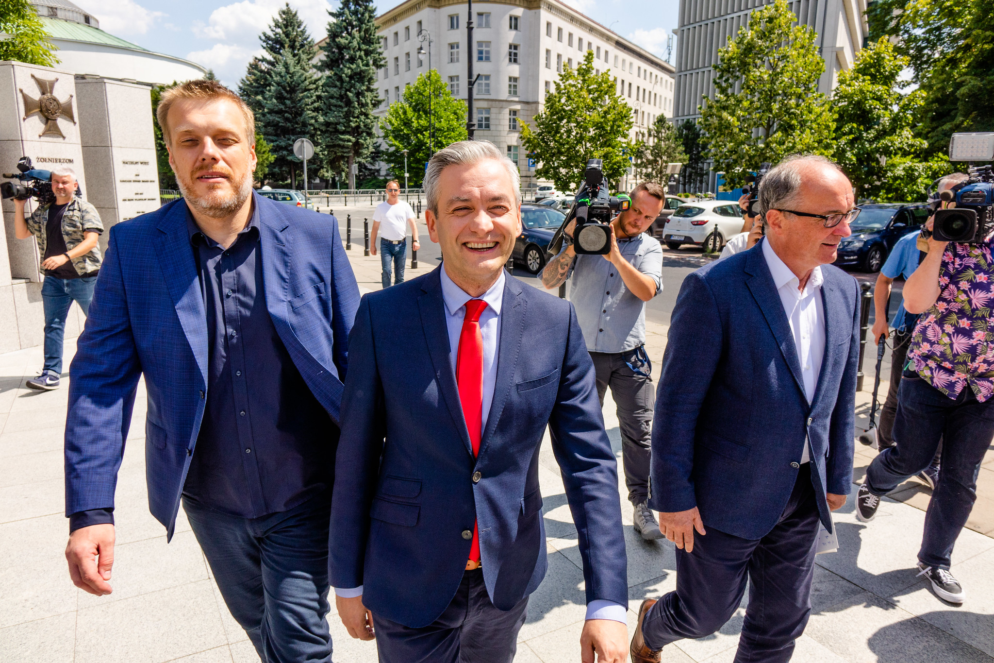 Lewica rzuca wyzwanie PiS, w walce o Polskę "powiatową". Tym programem odbiorą im wyborców z ...